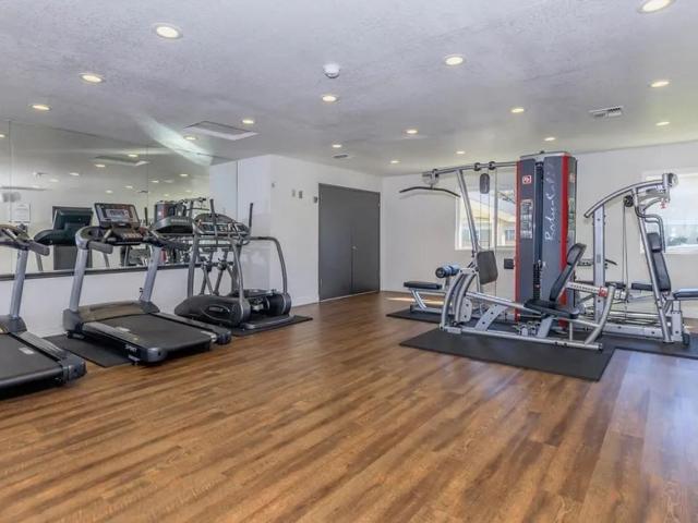 Parkwood Apartments 2 Bedroom Apartment for Rent at 4918 N 9th St, Fresno, CA 93726