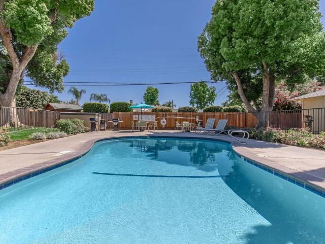 Parkwood Apartments 2 Bedroom Apartment for Rent at 4918 N 9th St, Fresno, CA 93726