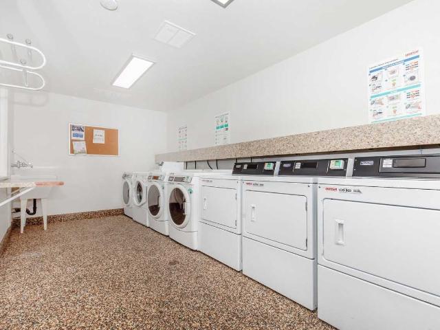 Parkwood Apartments 3 Bedroom Apartment for Rent at 4918 N 9th St, Fresno, CA 93726
