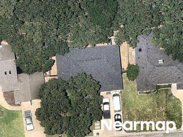 Parkwood Dr