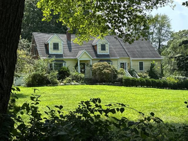 Parkwood Dr