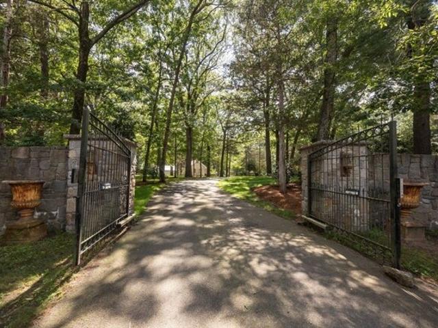 Parkwood Dr, Milton, Home For Sale