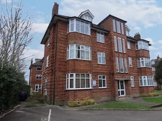 Parkwood Flats, London, N20 0RX, United Kingdom | 2 bed apartment for rent #138850868 | Rentberry