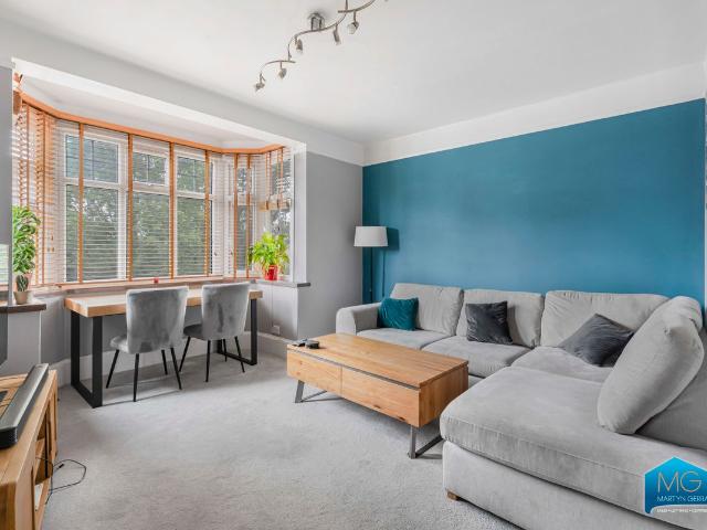 Parkwood Flats, Oakleigh Road North, Whetstone, London N20, 2 bed flat to rent, £1,800 pcm | PrimeLocation