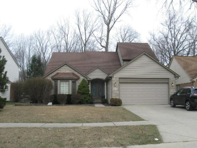 Parkwood Ln