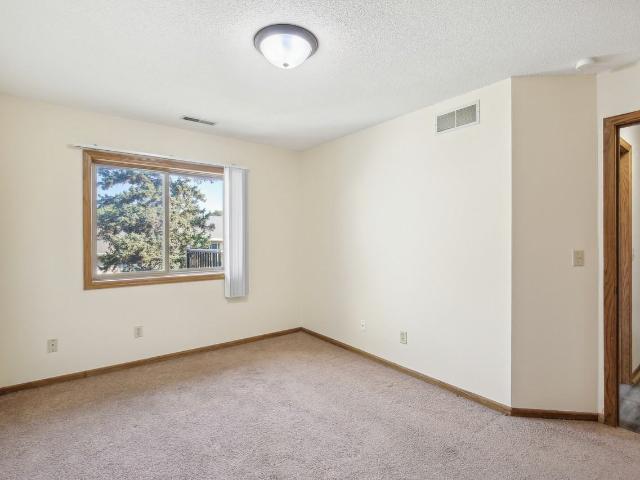 Parkwood Pond 3 Bedroom Apartment for Rent at 13312 Parkwood Dr, Burnsville, MN 55337
