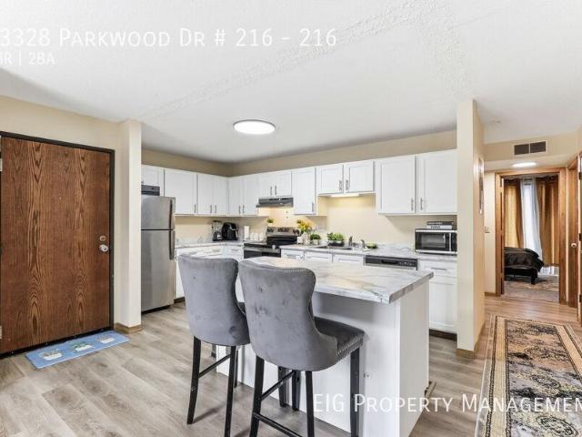 Parkwood Pond 3 Bedroom Apartment for Rent at 13332 Parkwood Dr, Burnsville, MN 55337
