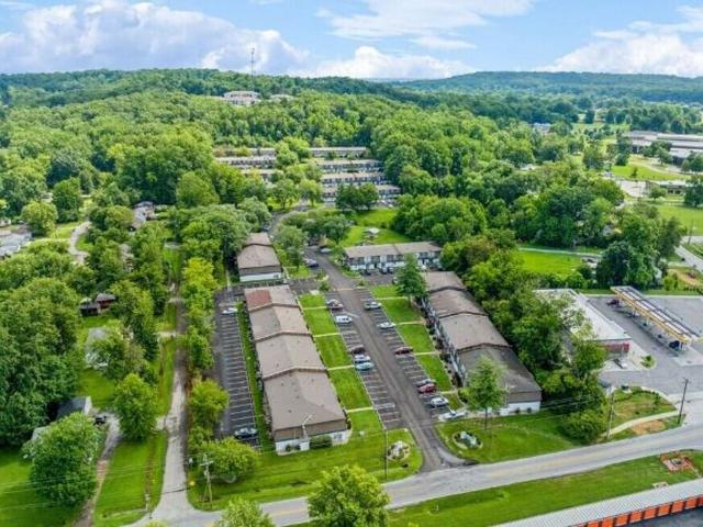 Parkwood Place Studio Apartment for Rent at 6817 Brooklawn Dr, Louisville, KY 40214