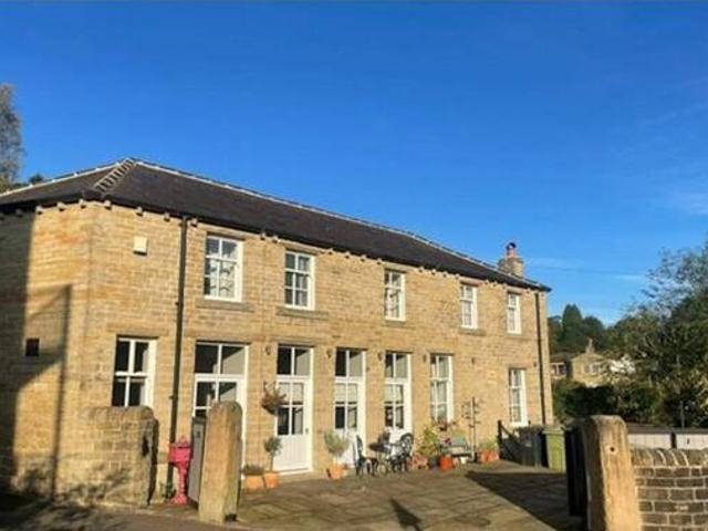 Parkwood Road, Huddersfield, 4 Bedroom Detached