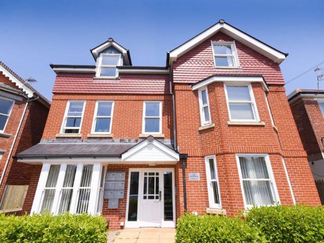 Parkwood Road – Student accommodation 2 bed apartment to rent £1,195 pcm £276 pw