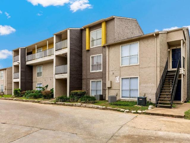 Parkway And Parkgreen On Bellaire 2 Bedroom Apartment for Rent at 8100 Bellaire Blvd, Houston, TX 77036 Sharpstown