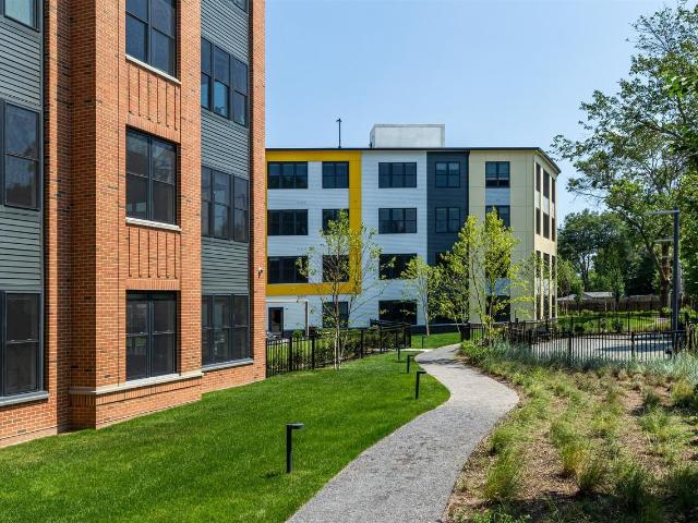 Parkway Apartments 1 Bedroom Apartment for Rent at 1555 Vfw Pkwy, Boston, MA 02132 Upper Washington Spring Street