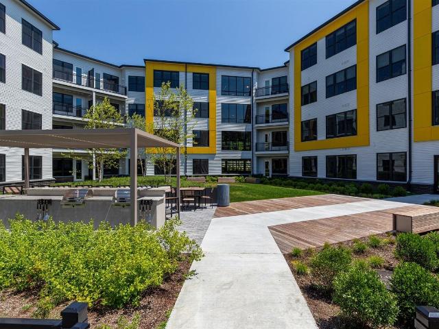 Parkway Apartments 1 Bedroom Apartment for Rent at 1555 Vfw Pkwy, Boston, MA 02132 Upper Washington Spring Street