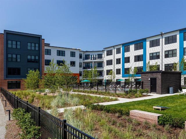 Parkway Apartments 1 Bedroom Apartment for Rent at 1555 Vfw Pkwy, Boston, MA 02132 Upper Washington Spring Street
