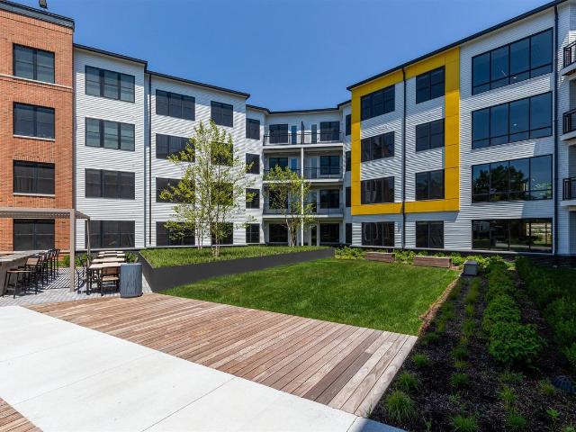 Parkway Apartments 2 Bedroom Apartment for Rent at 1555 Vfw Pkwy, Boston, MA 02132 Upper Washington Spring Street