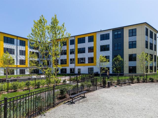 Parkway Apartments 2 Bedroom Apartment for Rent at 1555 Vfw Pkwy, Boston, MA 02132 Upper Washington Spring Street