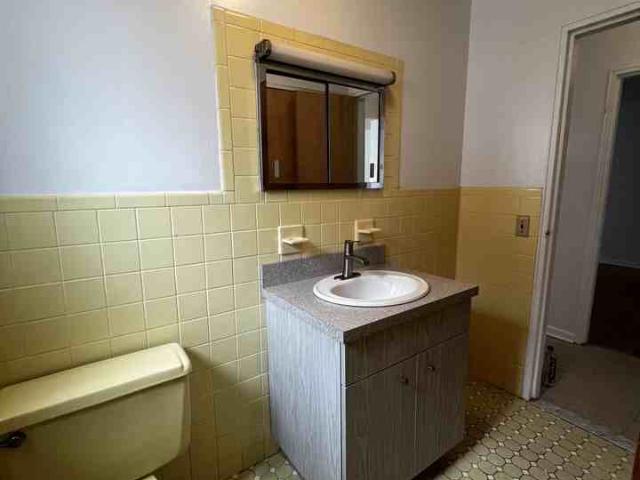 Parkway arms 1 Bedroom Apartment for Rent at Franklin St & N 7th St, Newark, NJ 07107