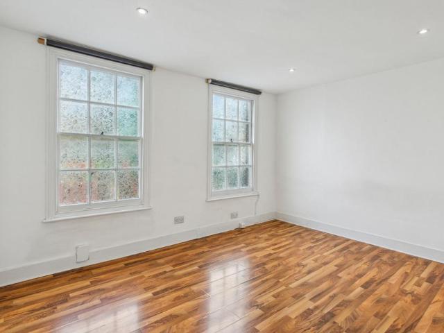 Parkway, Camden, London Studio to rent £1,625 pcm £375 pw