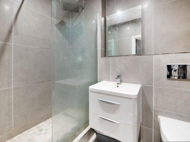 Parkway, Chelmsford CM2, 1 bed flat to rent, £1,050 pcm | PrimeLocation