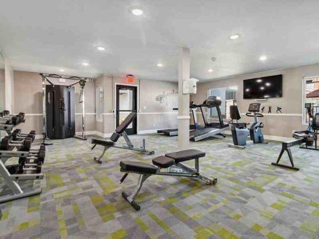 Parkway Club 1 Bedroom Apartment for Rent at 1237 Graves Ave, Bostonia, CA 92021 Bostonia