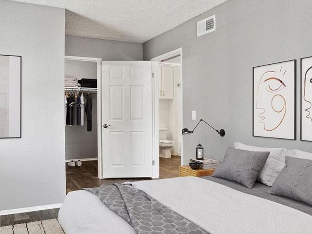 Parkway Club 2 Bedroom Apartment for Rent at 1237 Graves Ave, Bostonia, CA 92021 Bostonia