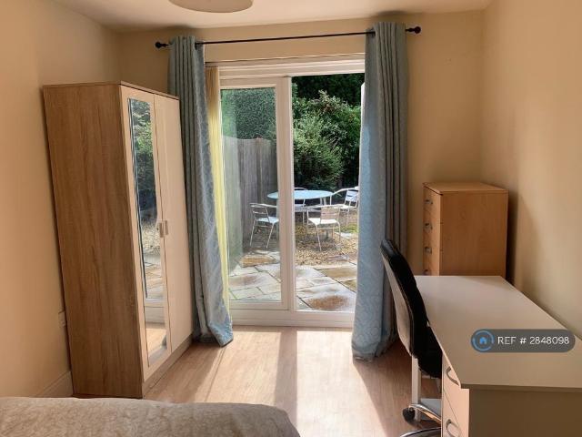 Parkway, Derby, DE73 4 bed semi detached house to rent £1,395 pcm £322 pw