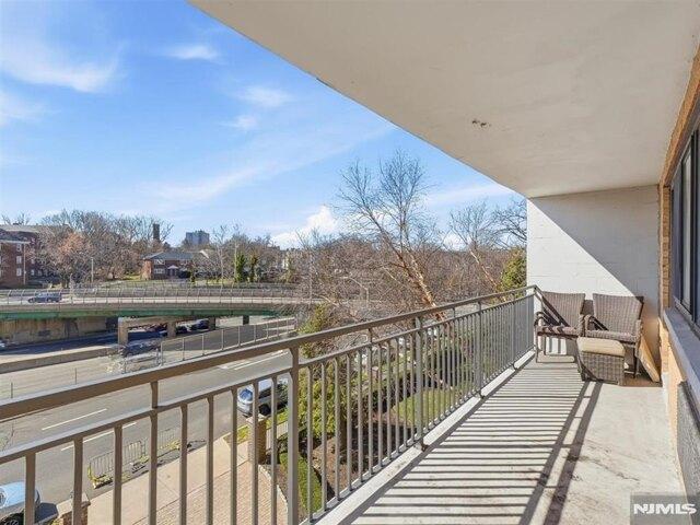 Parkway Dr E Apt G, East Orange, Condo For Sale