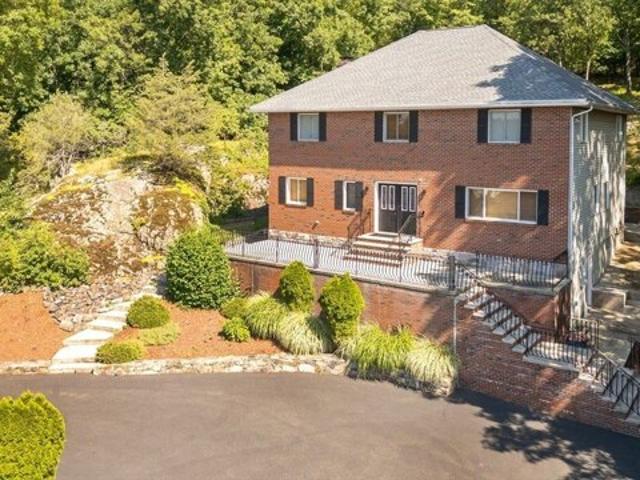 Parkway Dr, Saugus, Home For Sale