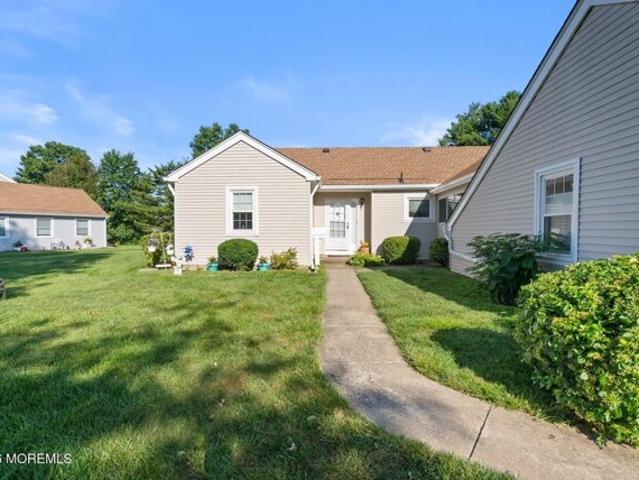 Parkway Dr Unit B, Freehold, Condo For Sale