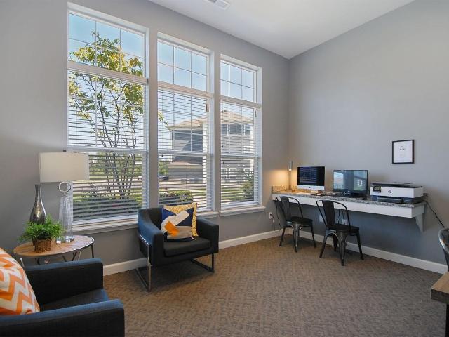 Parkway Flats 3 Bedroom Apartment for Rent at 807 Central Park Cir, Kalamazoo, MI 49006 Arcadia
