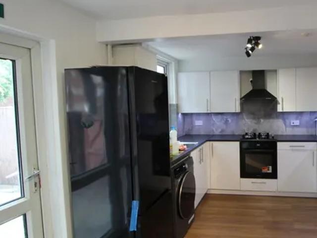 Parkway, London, DA18 4HW, United Kingdom | Room for rent #168181334 | Rentberry