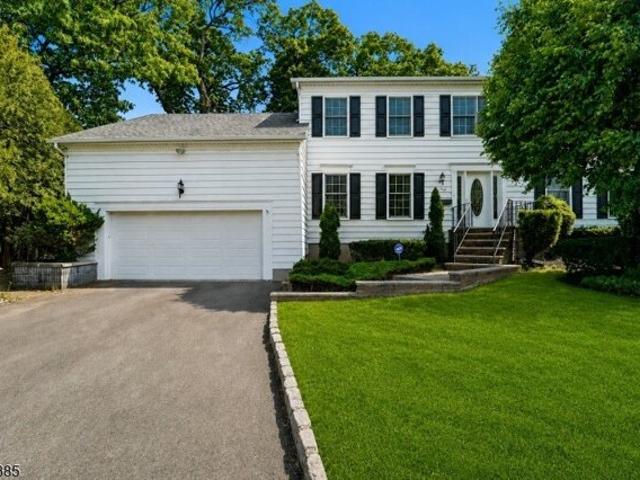 Parkway, Rochelle Park, Home For Sale