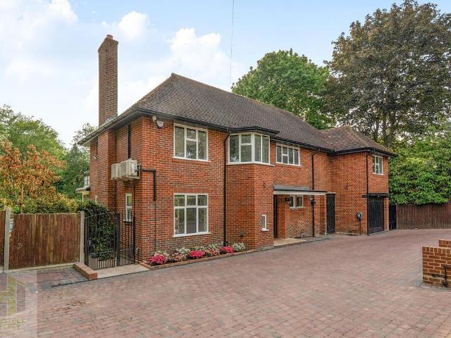 Parkway, Romford RM2, 5 bed detached house to rent, £5,500 pcm | PrimeLocation