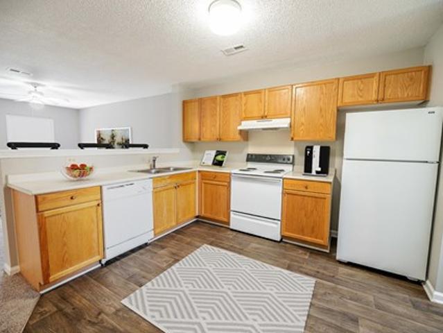 Parkway Station Apartment Homes One Bedroom 400 sqft