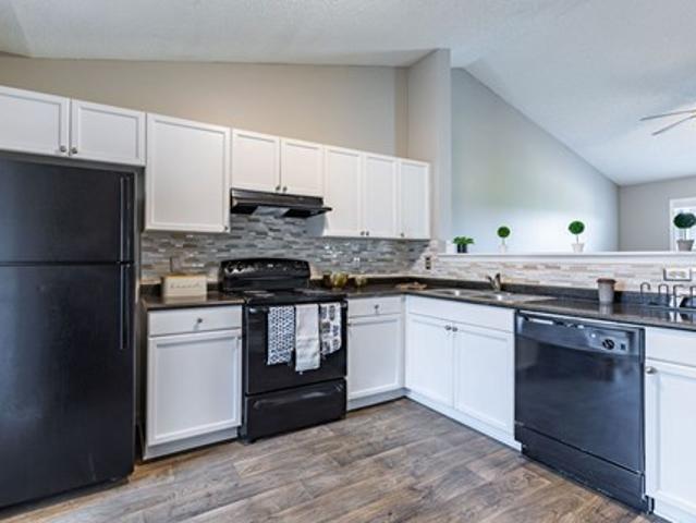 Parkway Station Apartment Homes One Bedroom 520 sqft