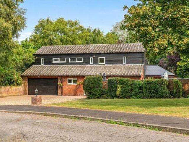 Parkway, Shudy Camps, 5 Bedroom Detached