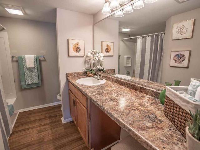 Parkway Square Apartments 2 Bedroom Apartment for Rent at 2855 Apalachee Pkwy, Tallahassee, FL 32301