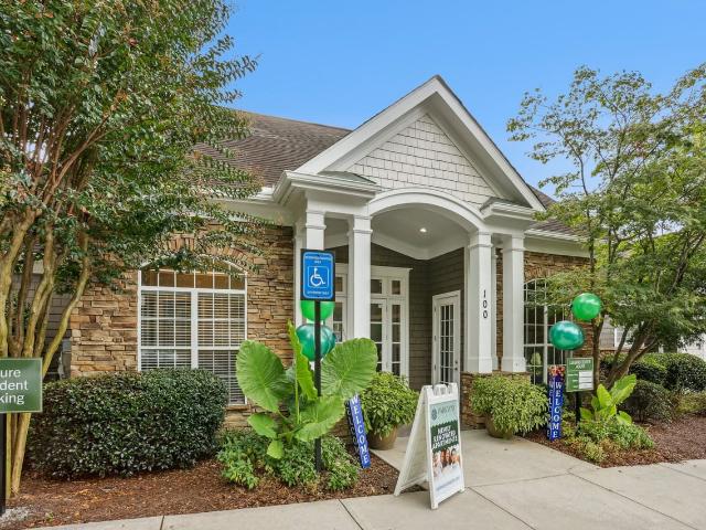Parkway Vista 2 Bedroom Apartment for Rent at 100 Parkway Cir S, Atlanta, GA 30340