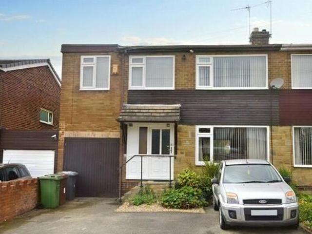 Parkways Avenue, Oulton, 4 Bedroom Semi detached