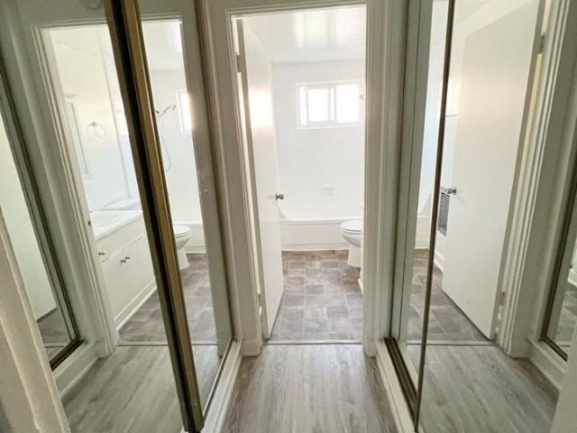 PARKVIEW Tropic Isle Studio Apartment for Rent at 3344 Redondo Beach Blvd, Torrance, CA 90504 Northwest Torrance