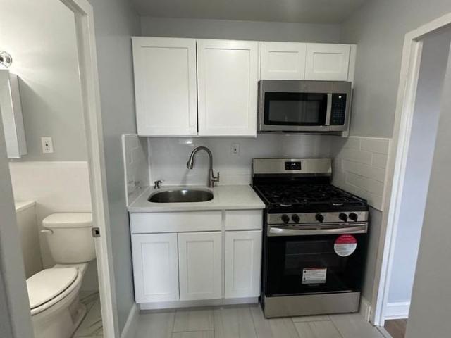 Parkview Apartments JFK Blvd East Studio Apartment for Rent at 117 Parkview Ave, Weehawken, NJ 07086