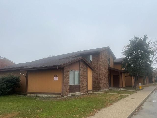 Parkview Apartments 2 Bedroom Apartment for Rent at 1440 S 116th St, West Allis, WI 53214
