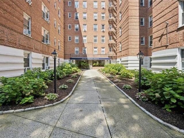 Parkview Ave Apt P, Bronxville, Property For Sale