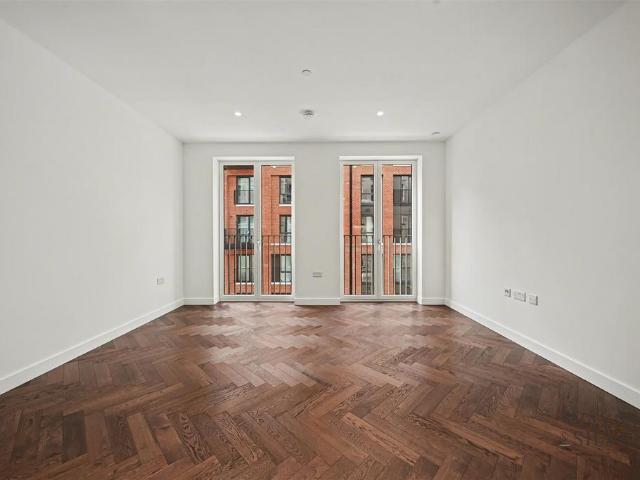 Parkview Avenue, Brent Cross, NW2 2 bed apartment to rent £3,000 pcm £692 pw