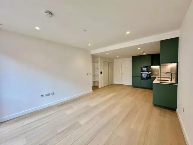 Parkview Avenue, London NW2 1 bed flat to rent £1,750 pcm £404 pw