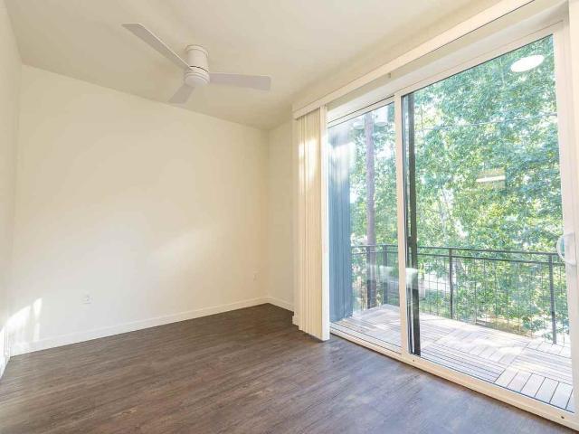 Parkview Commons Studio Apartment for Rent at 831 Ne 29th Ave, Portland, OR 97232 Kerns