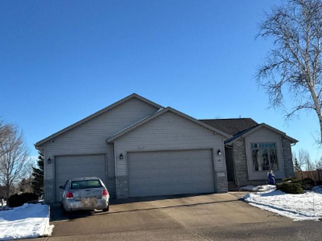 Parkview Dr S
