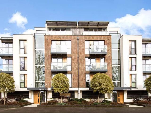Parkview, Hersham KT12, 2 bed flat to rent, £1,900 pcm | PrimeLocation