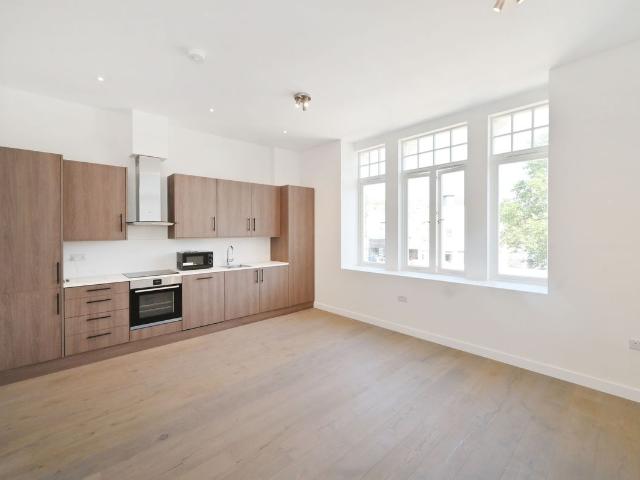 Parkview House, Green Lanes N8, 2 bed flat to rent, £2,500 pcm | PrimeLocation