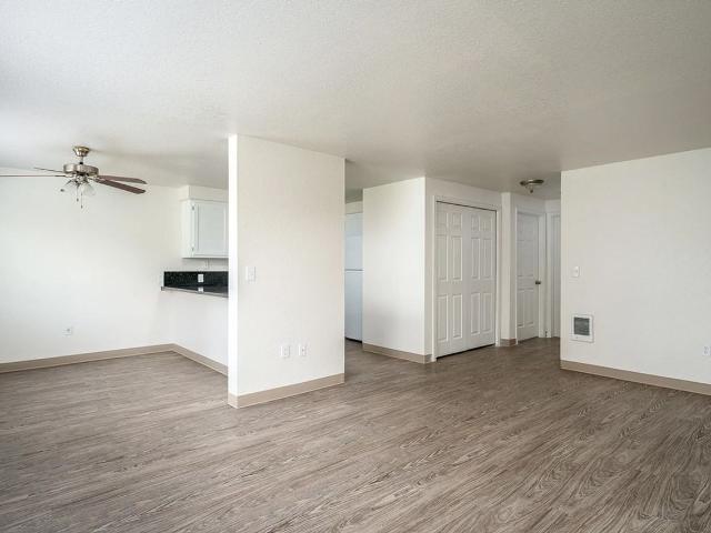 PARKVIEW SALEM 2 Bedroom Apartment for Rent at 1304 Wallace Rd Nw, Salem, OR 97304 West Salem